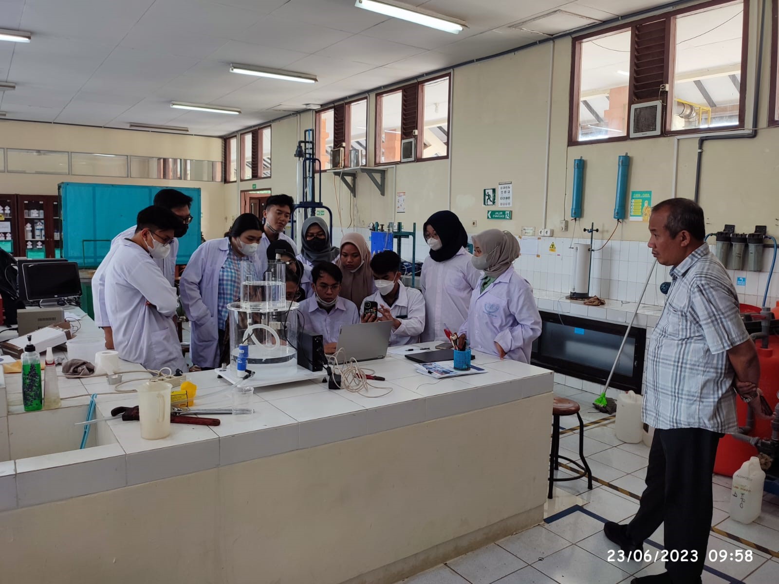 Pelatihan Peralatan Laboratorium Proses Kimia | Teknik Kimia