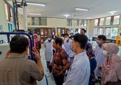Pelatihan Peralatan Laboratorium Proses Kimia | Teknik Kimia